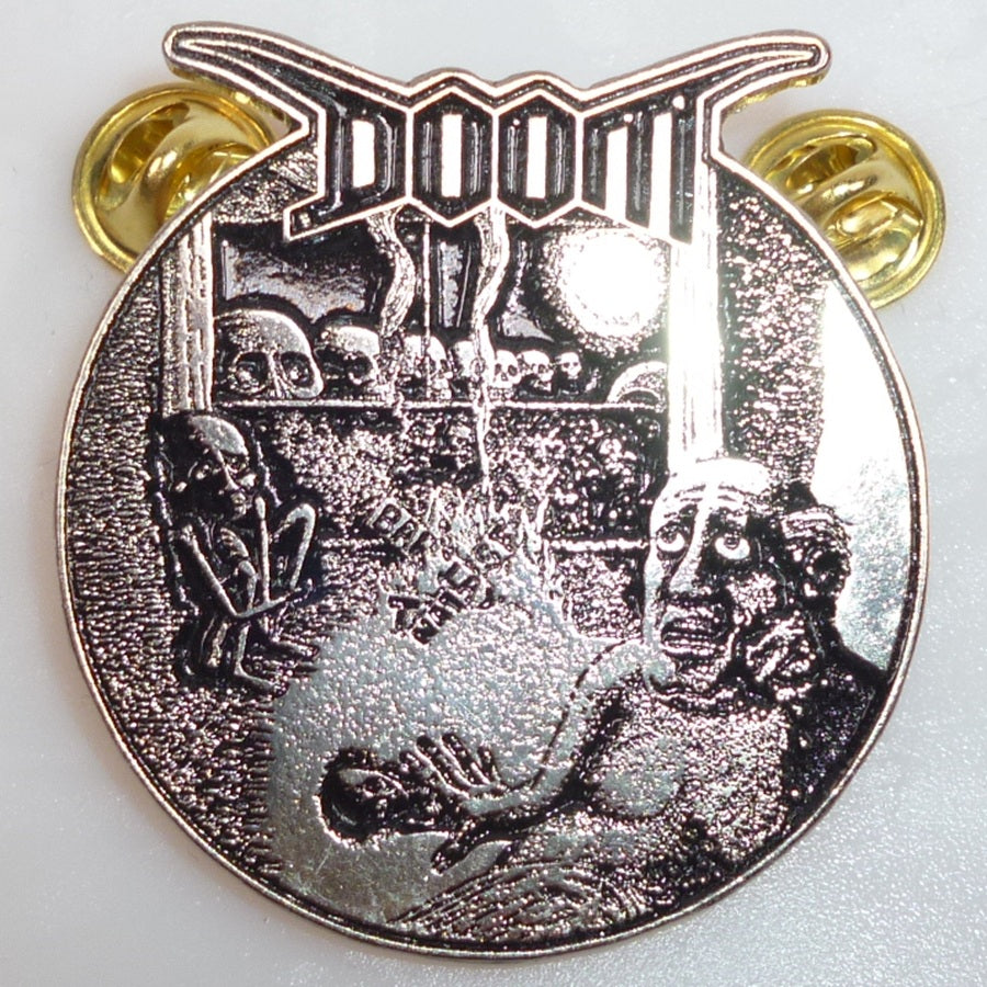 Doom | Pin Badge Total Doom – Goddess.nl